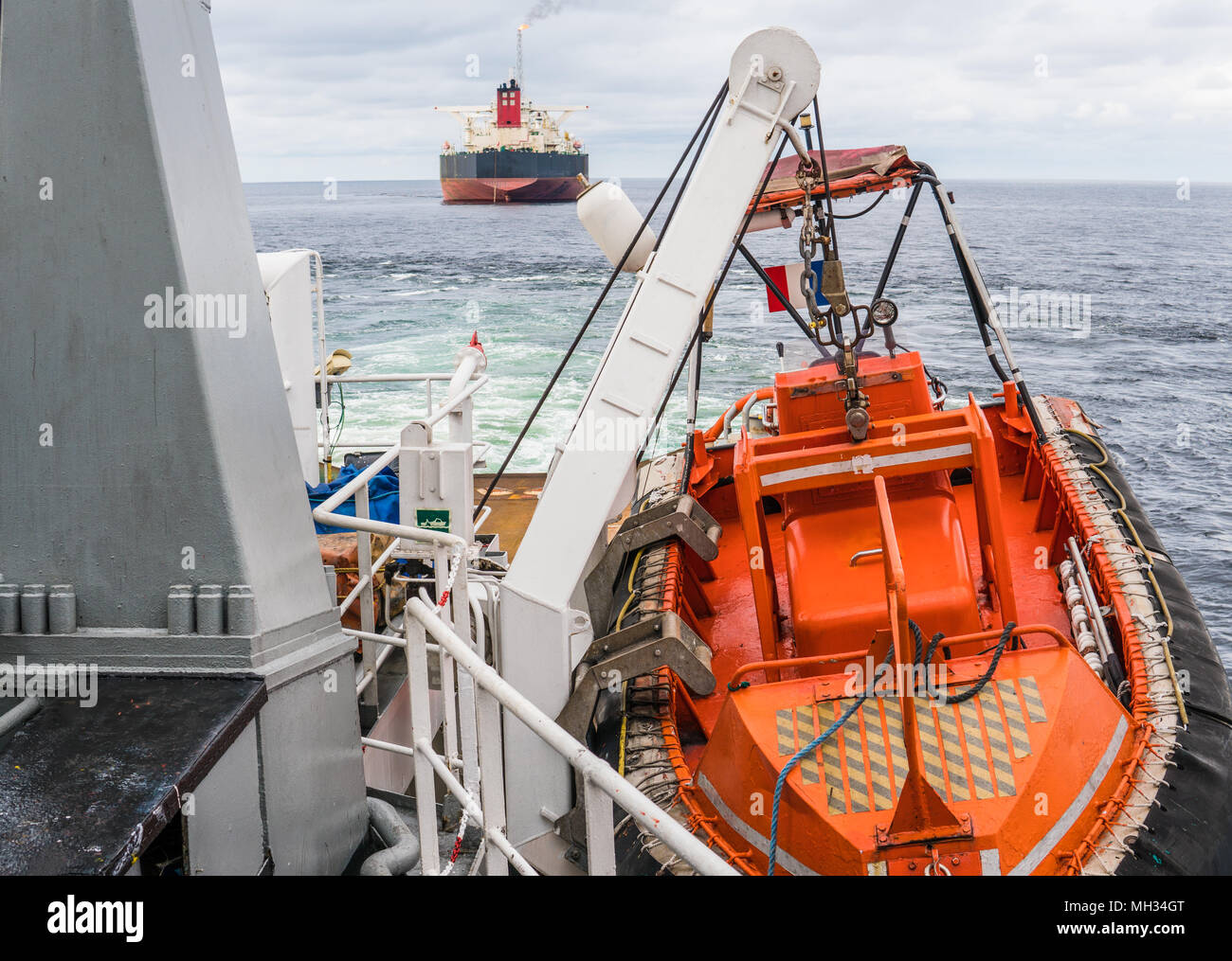 Navire AHTS faire remorquer statique de levage de pétroliers. Emploi ...