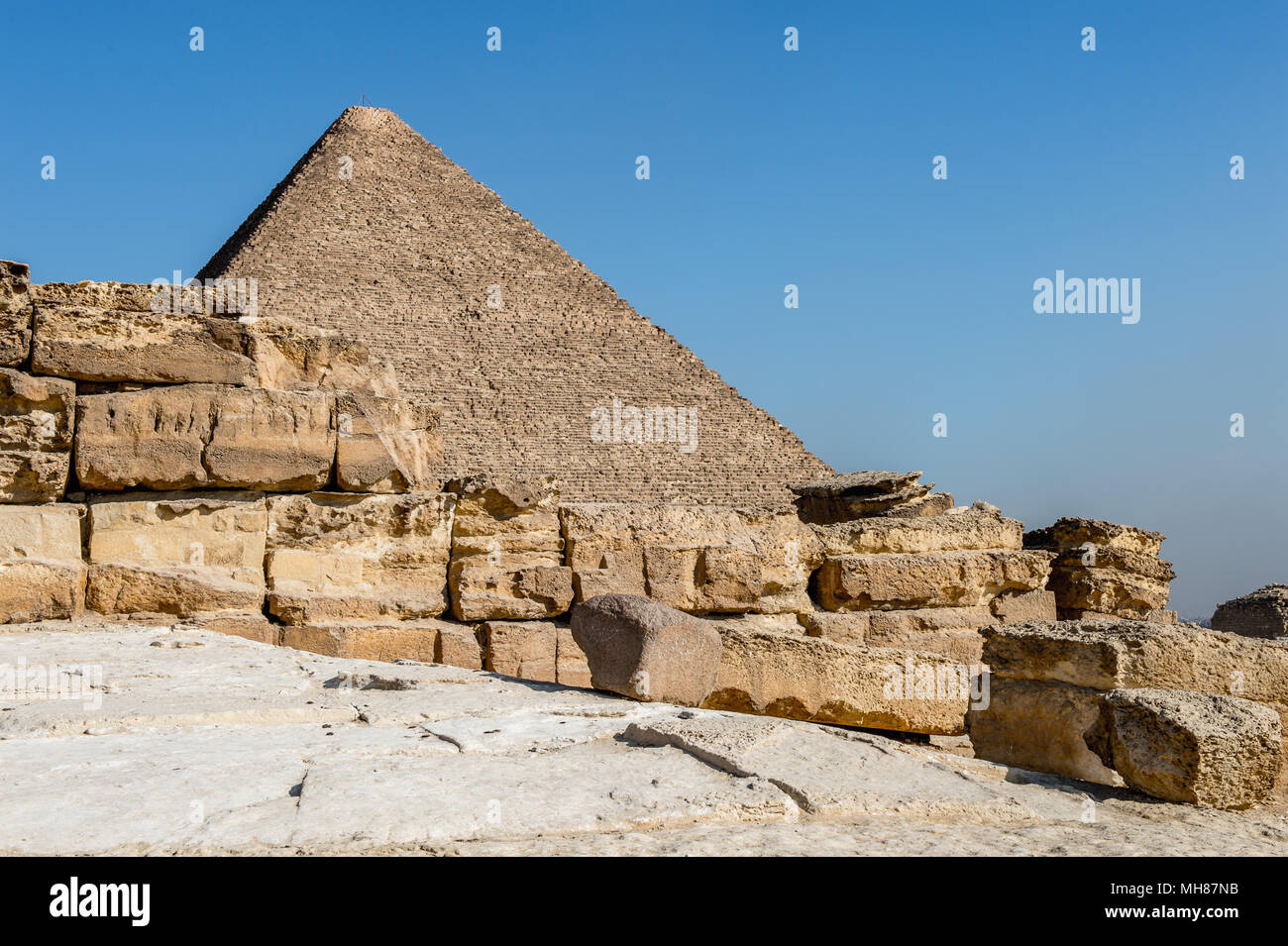 Pyramide de Khafré (pyramide de Khéphren), l'une des pyramides de Gizeh ...