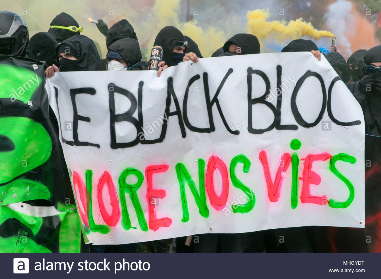 Black Bloc Photos & Black Bloc Images - Alamy
