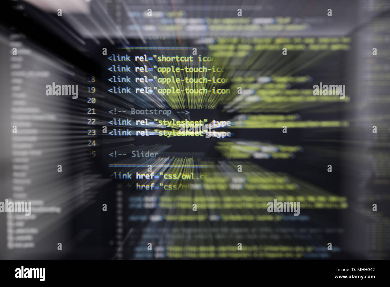 Du vrai code Html l'élaboration d'écran. Flux de travail programmation ...