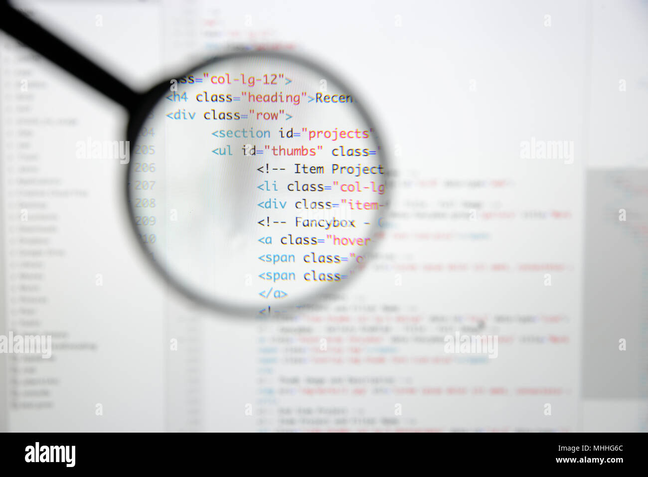 Du vrai code Html l'élaboration d'écran. Flux de travail programmation ...