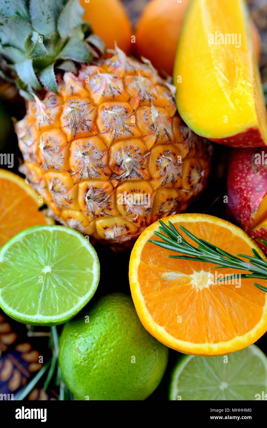 Fruits tropicaux Banque de photographies et d’images à haute résolution ...