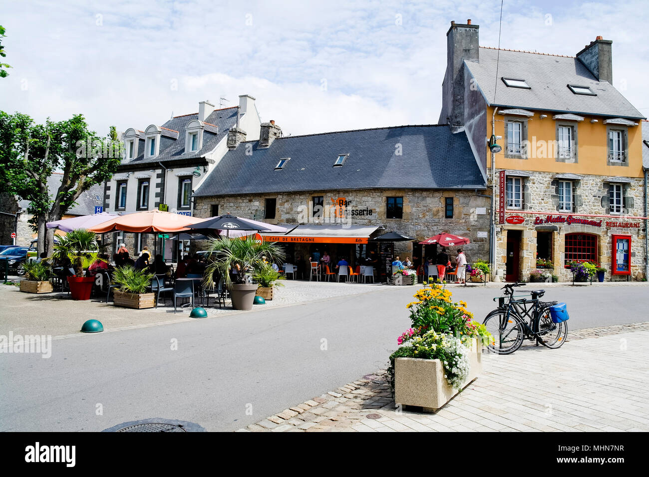 Le centre-ville de Crozon, Finistère, Bretagne, France Photo Stock - Alamy