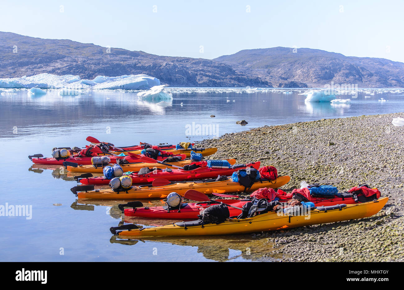 Kayaks de mer Banque de photographies et d’images à haute résolution ...