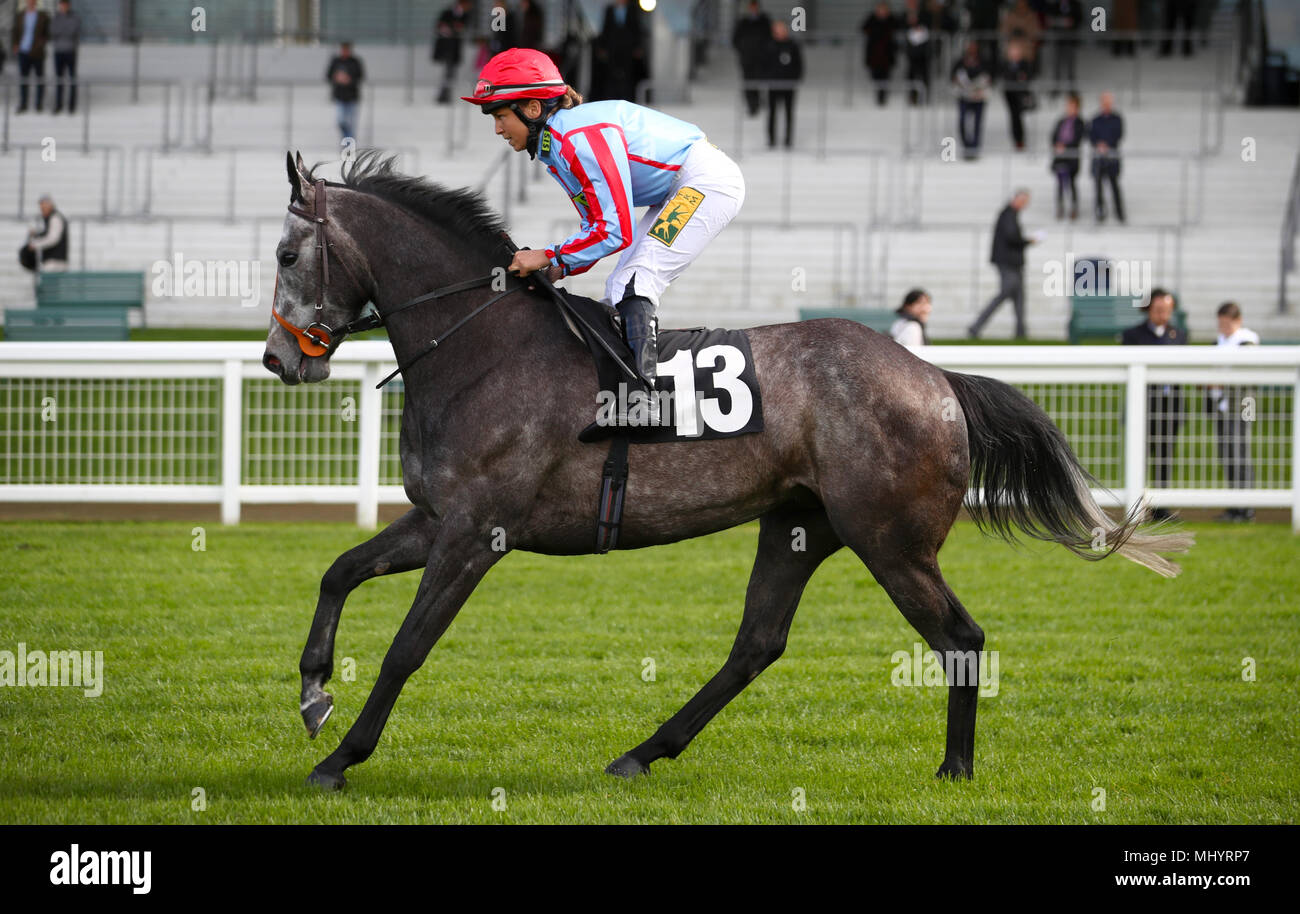 Glenn Coco monté par jockey Jessica Cooley va au poste pour le Manny ...