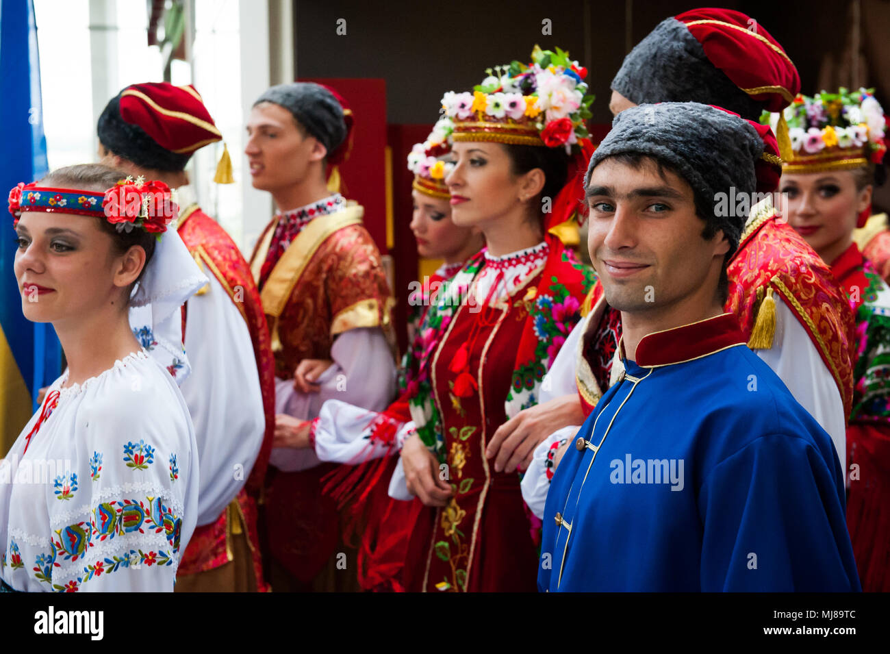 Chaika ukrainian folk music and dance ensemble Banque de photographies ...
