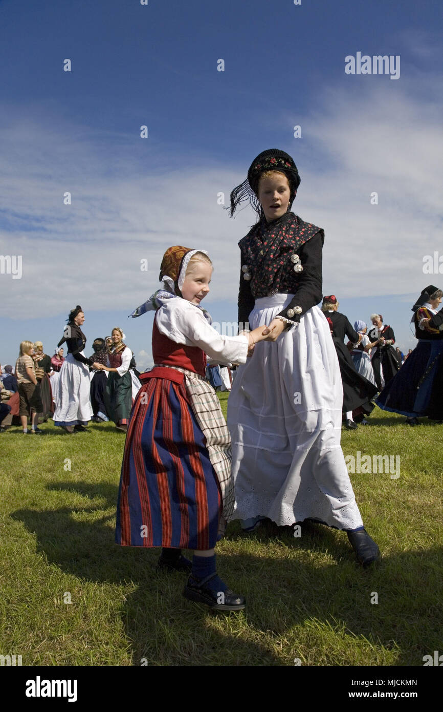 Traditional costumes in schleswig holstein Banque de photographies et d ...