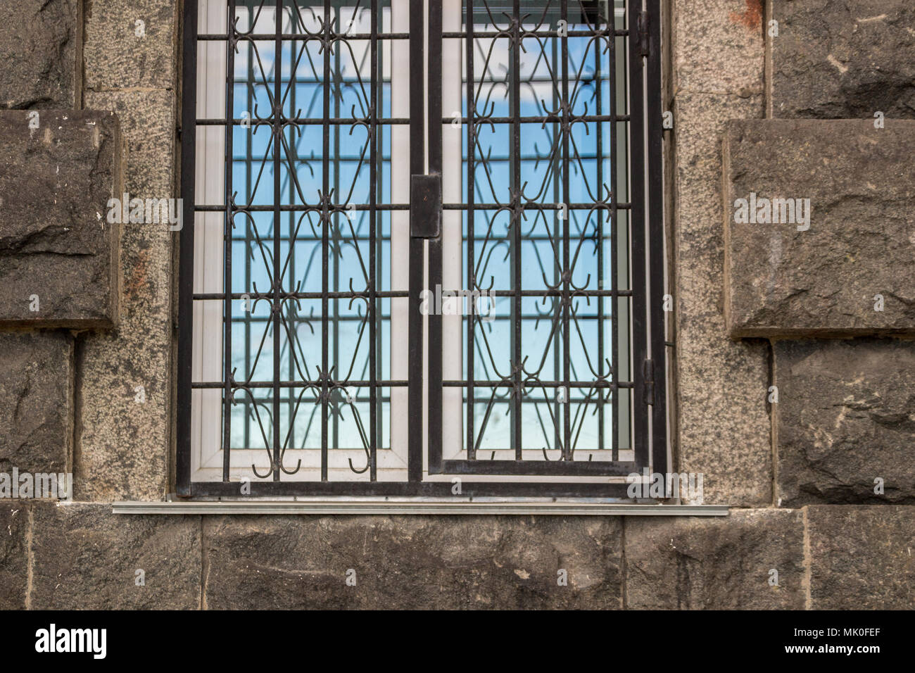 Décor de fenêtre en fer forgé Banque de photographies et d’images à ...