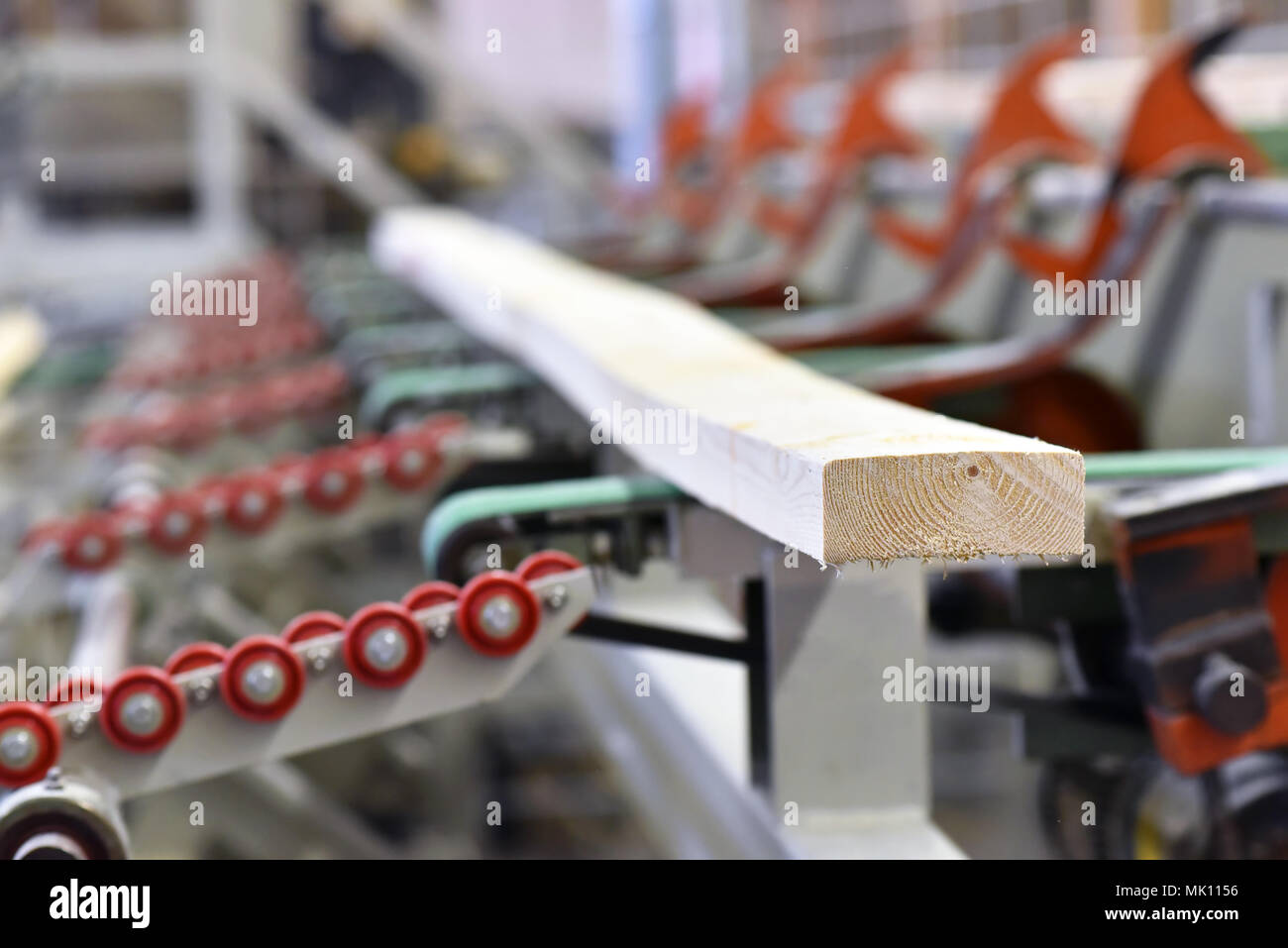 Processus industriel de sciage Banque de photographies et d’images à ...