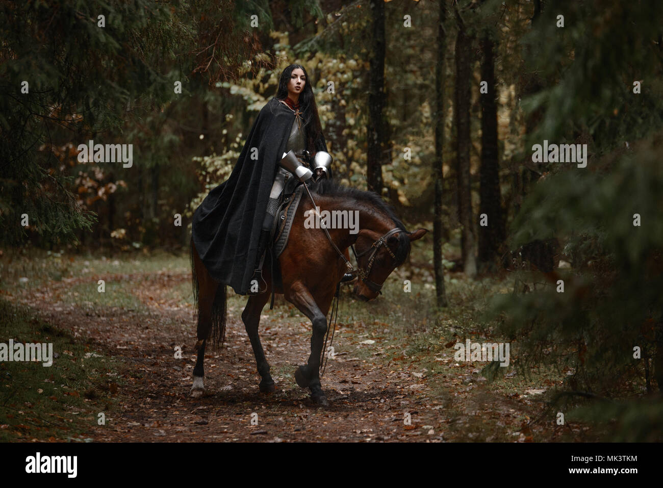 Femme guerriere cheval Banque de photographies et d’images à haute résolution - Alamy