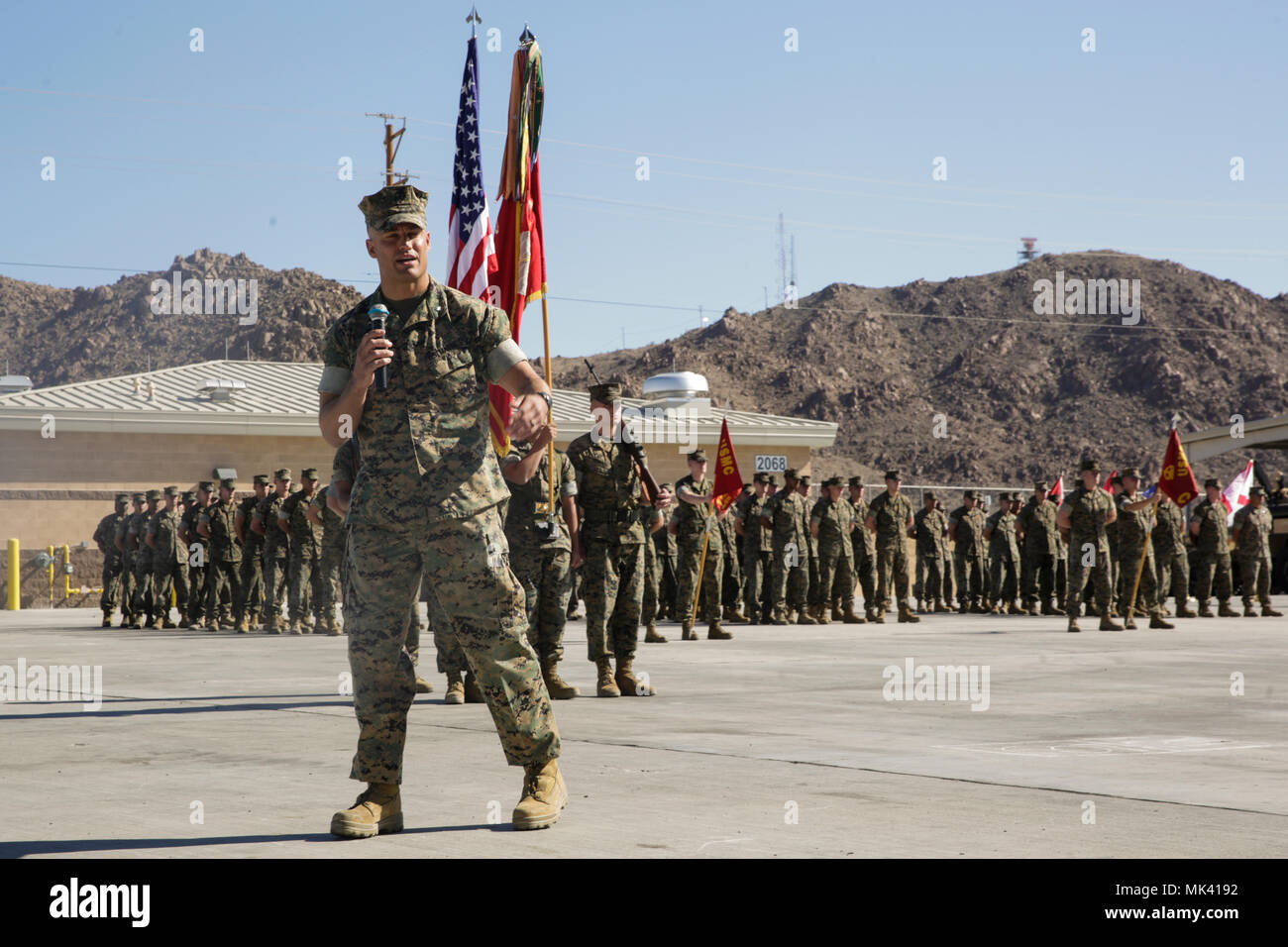 Le lieutenant-colonel Christopher Meyers, commandant du 1er Bataillon ...
