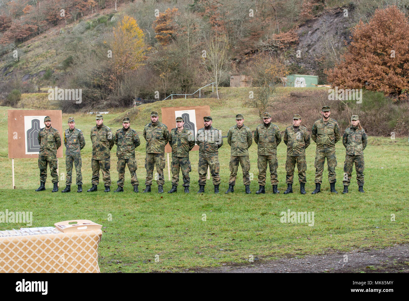 Le Colonel Timothy G. Bosetti, commandant de la 30e brigade médicale, à ...