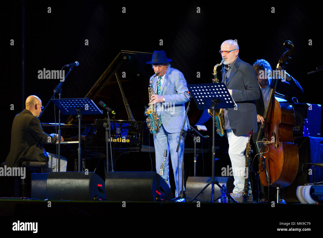 Massimo ruggieri Banque de photographies et d’images à haute résolution ...