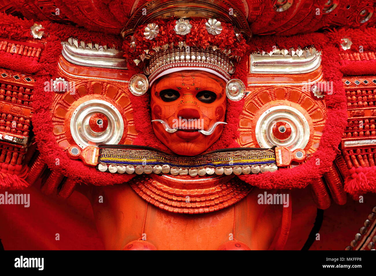 Theyyam face painting Banque de photographies et d’images à haute ...