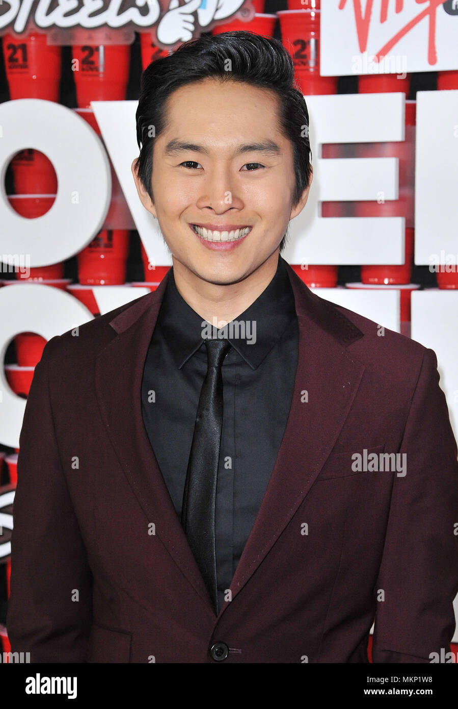 Justin Chon 03 au 21 ans et plus première au Westwood Village Theatre ...