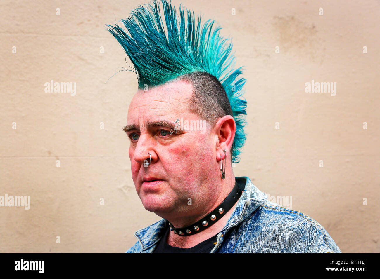 Coupe de cheveux punk rock Banque de photographies et d’images à haute ...