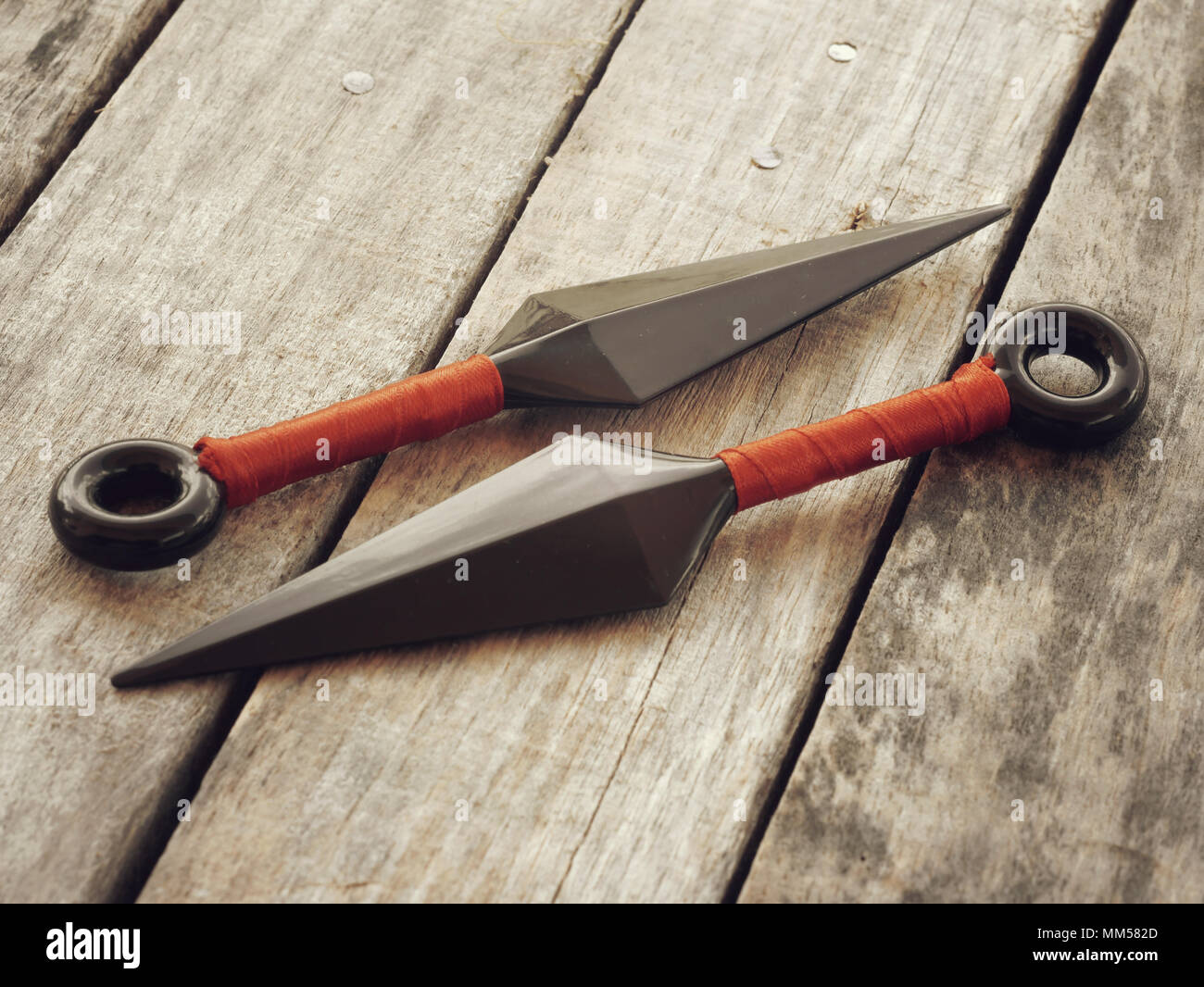 Armes ninja Banque de photographies et d’images à haute résolution - Alamy