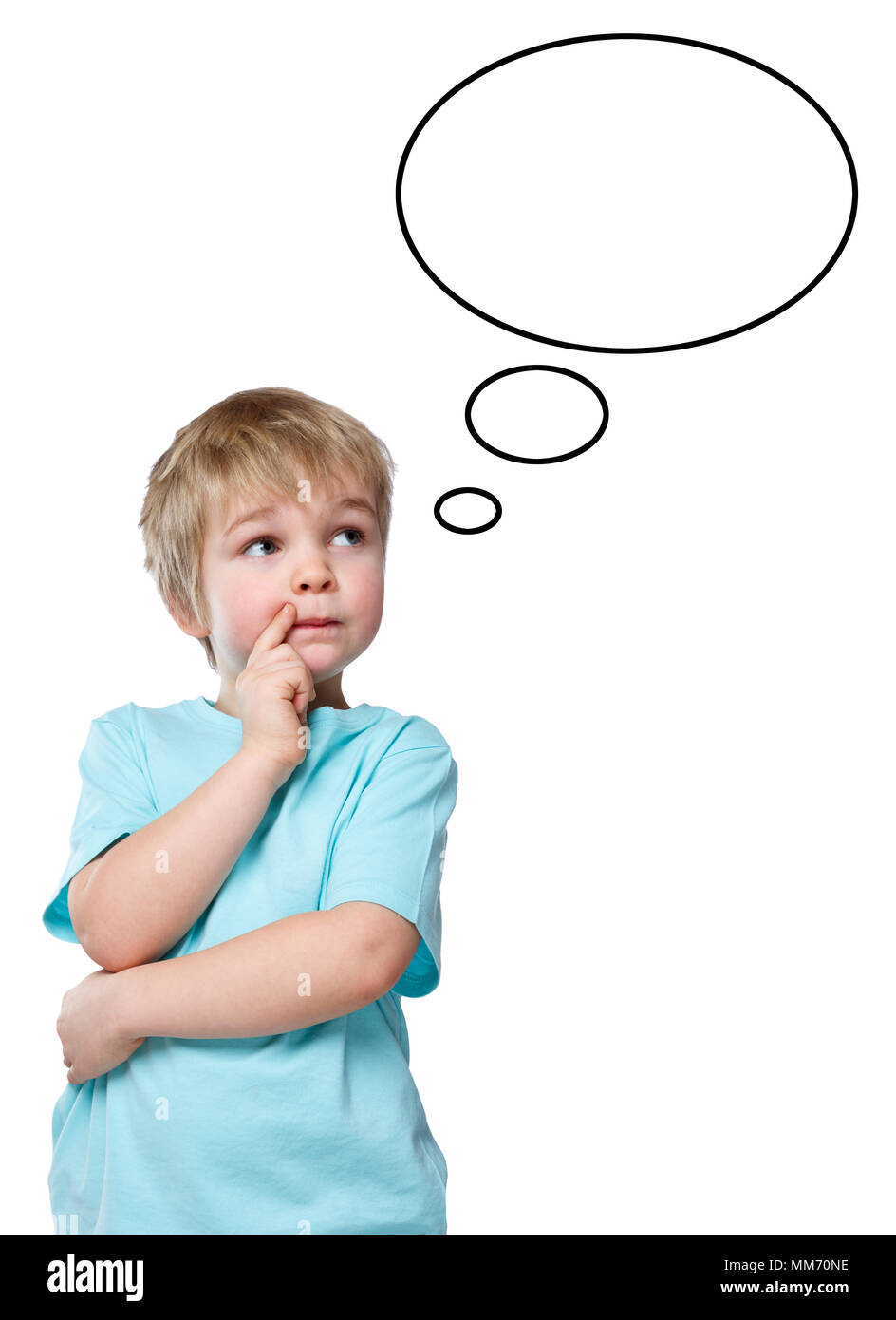 Enfant petit garçon pense que penser rêver bulle copyspace copy space ...