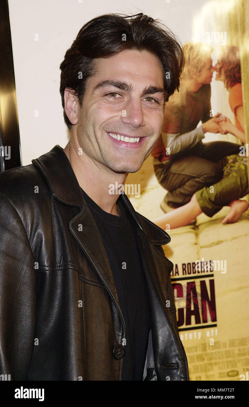 Michael Bergin (Baywatch Hawaii's), en arrivant à la première mexicaine ...