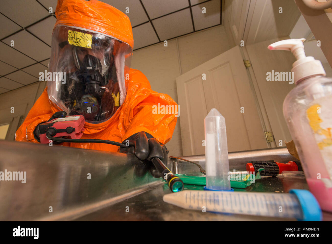 Membre de l'équipe d'enquête de l'armée américaine le s.. Nicky Lam, 21 ...