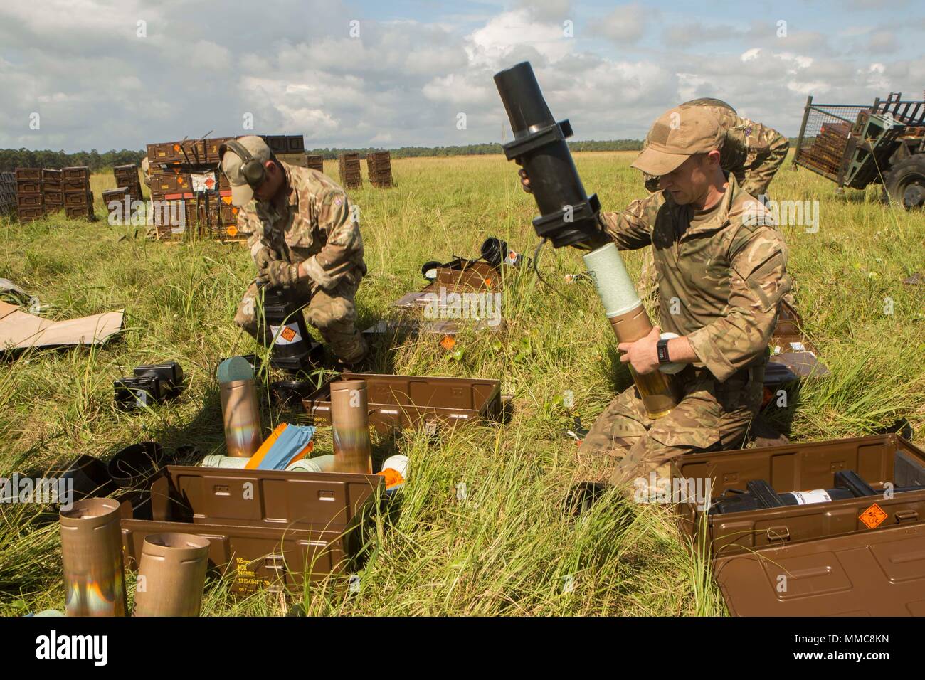 105mm shells Banque de photographies et d’images à haute résolution - Alamy