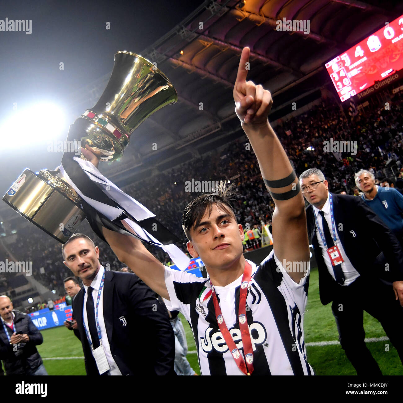 Paulo dybala celebration Banque de photographies et d’images à haute ...