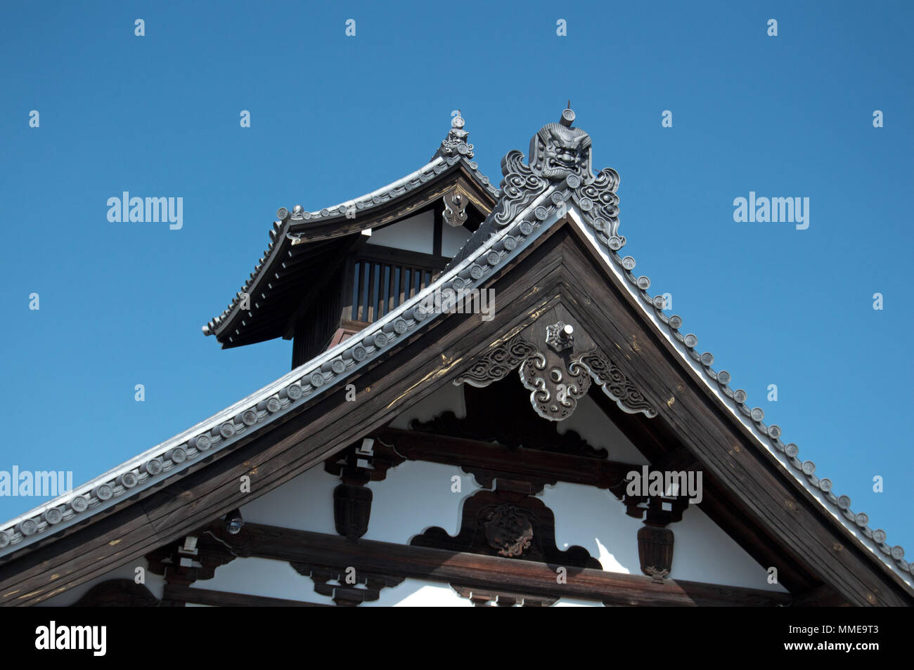 Détails du temple de toit du temple Tenryū-ji, de Arashiyama, Kyoto ...