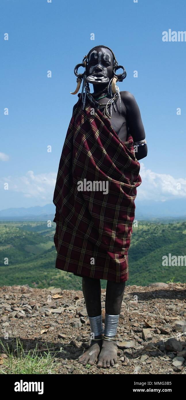 Femme Tribu Mursi Banque d'image et photos - Alamy