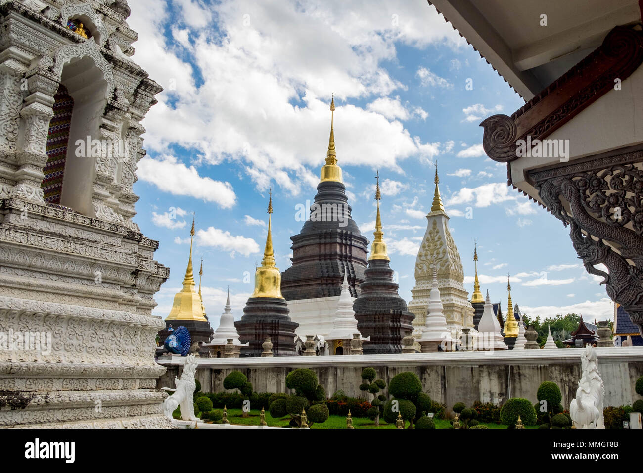 Ban Den temple est un temple thaïlandais qui est situé dans la partie ...