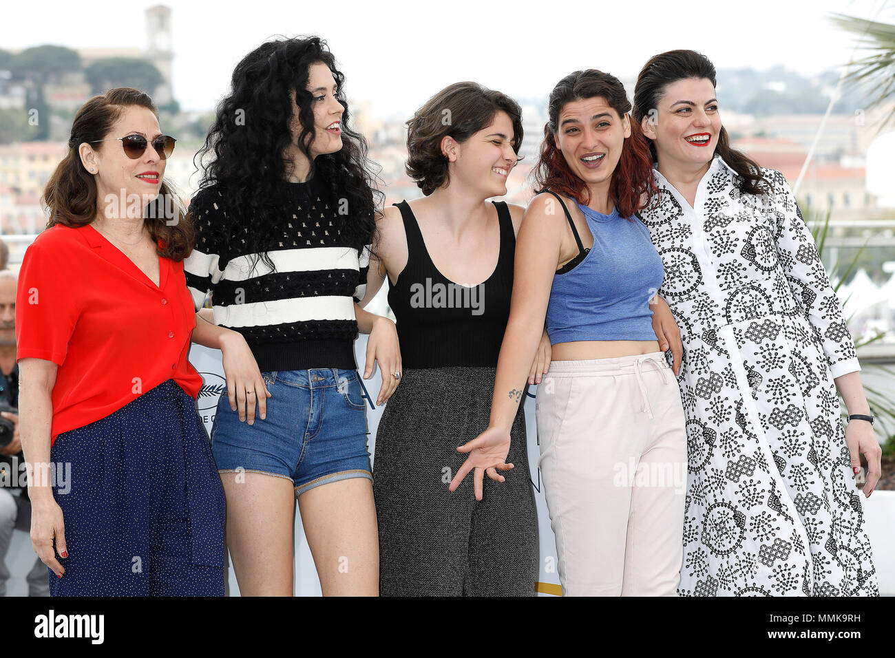 Cannes, France. 12 mai 2018. (R-L) Directeur : Gaya Jiji, actrices ...