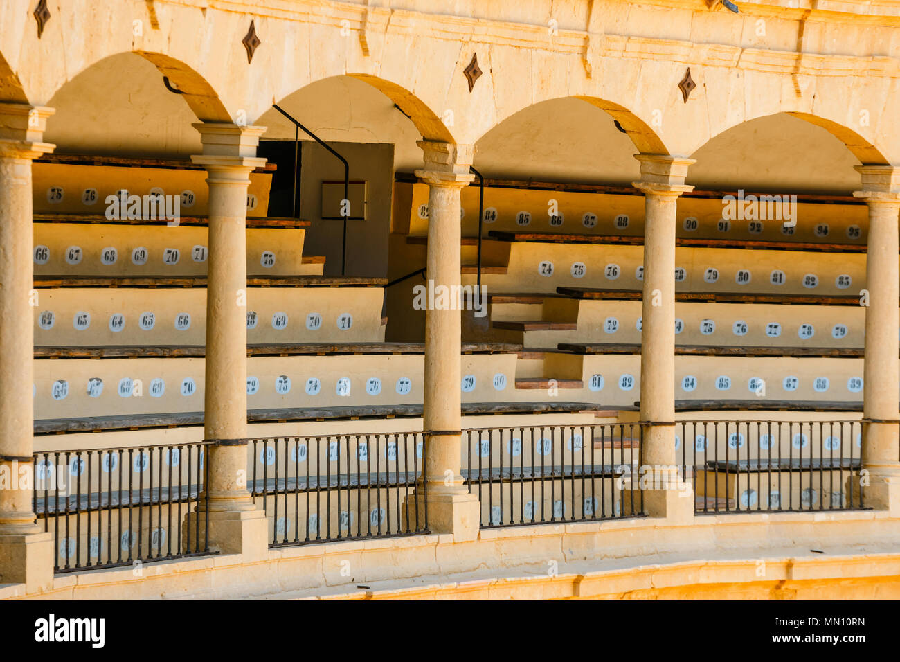 Arènes de Ronda est une des plus anciennes et des plus célèbre arène de ...