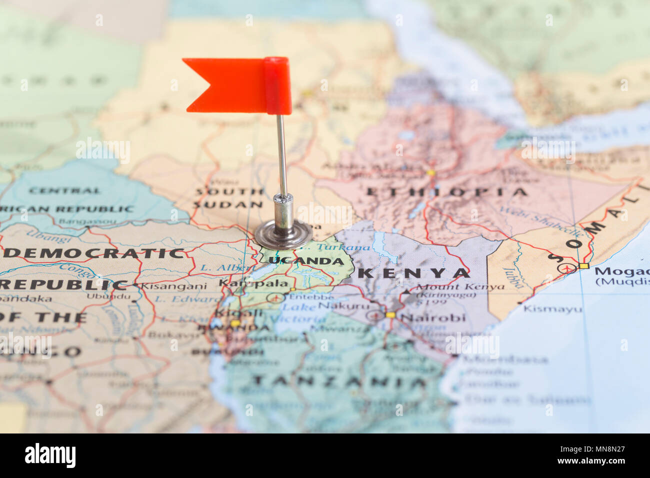 Petit drapeau rouge marquant le pays africain de la Zambie sur une ...