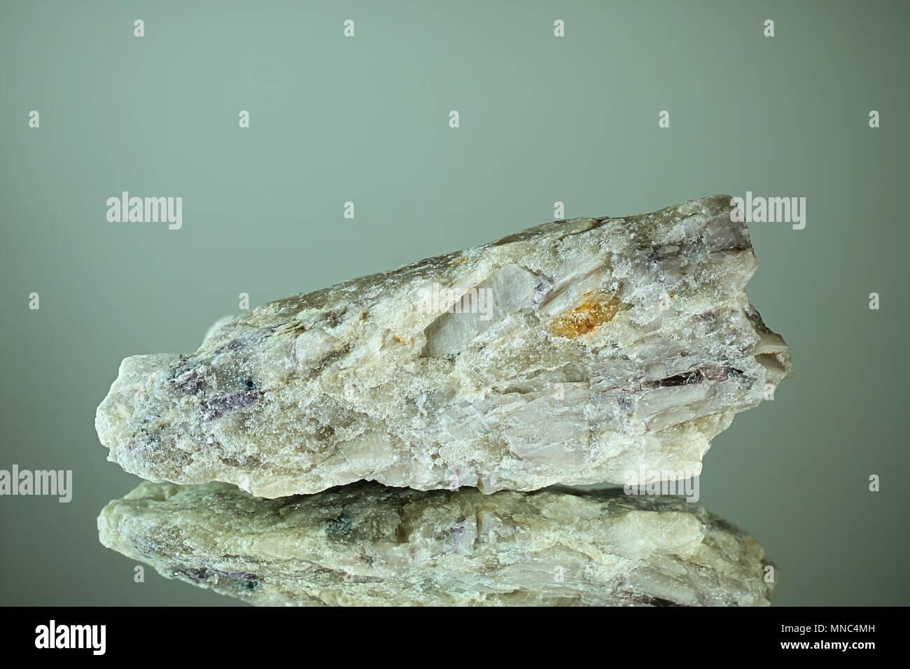 Lithium minéral Banque de photographies et d’images à haute résolution ...