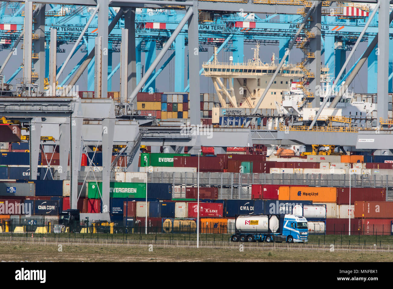 Rwg container terminal Banque de photographies et d’images à haute ...