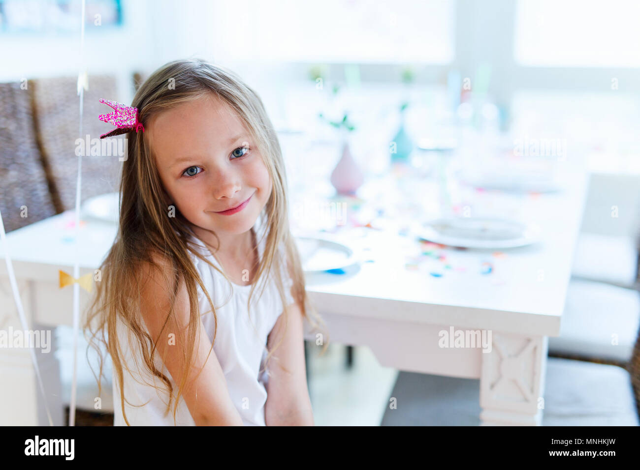 Petite Fille Belle Fille Banque d'image et photos - Alamy