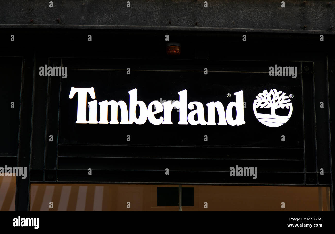 Timberland store Banque de photographies et d’images à haute résolution ...