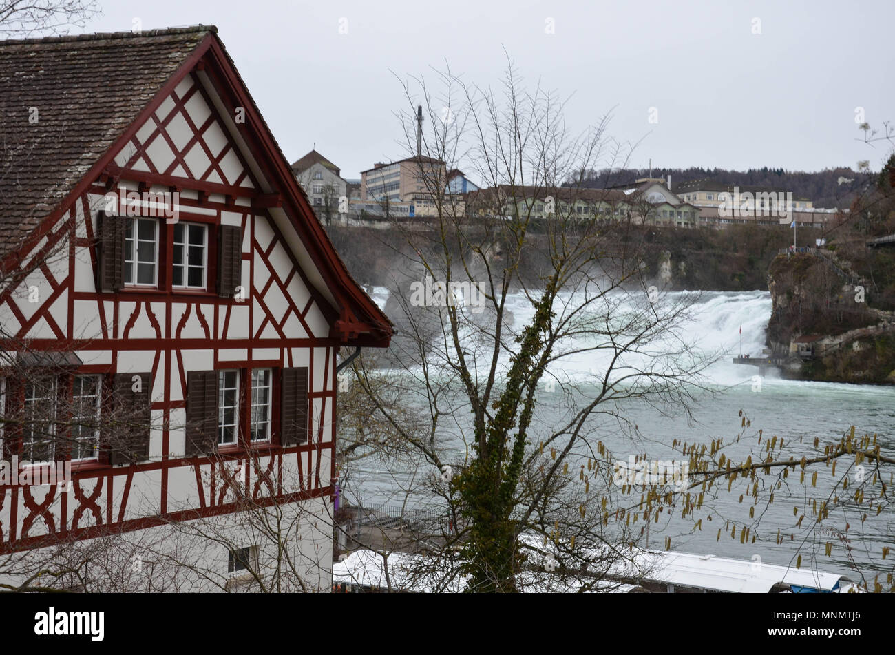 Neuhausen am rheinfall Banque de photographies et d’images à haute résolution - Alamy