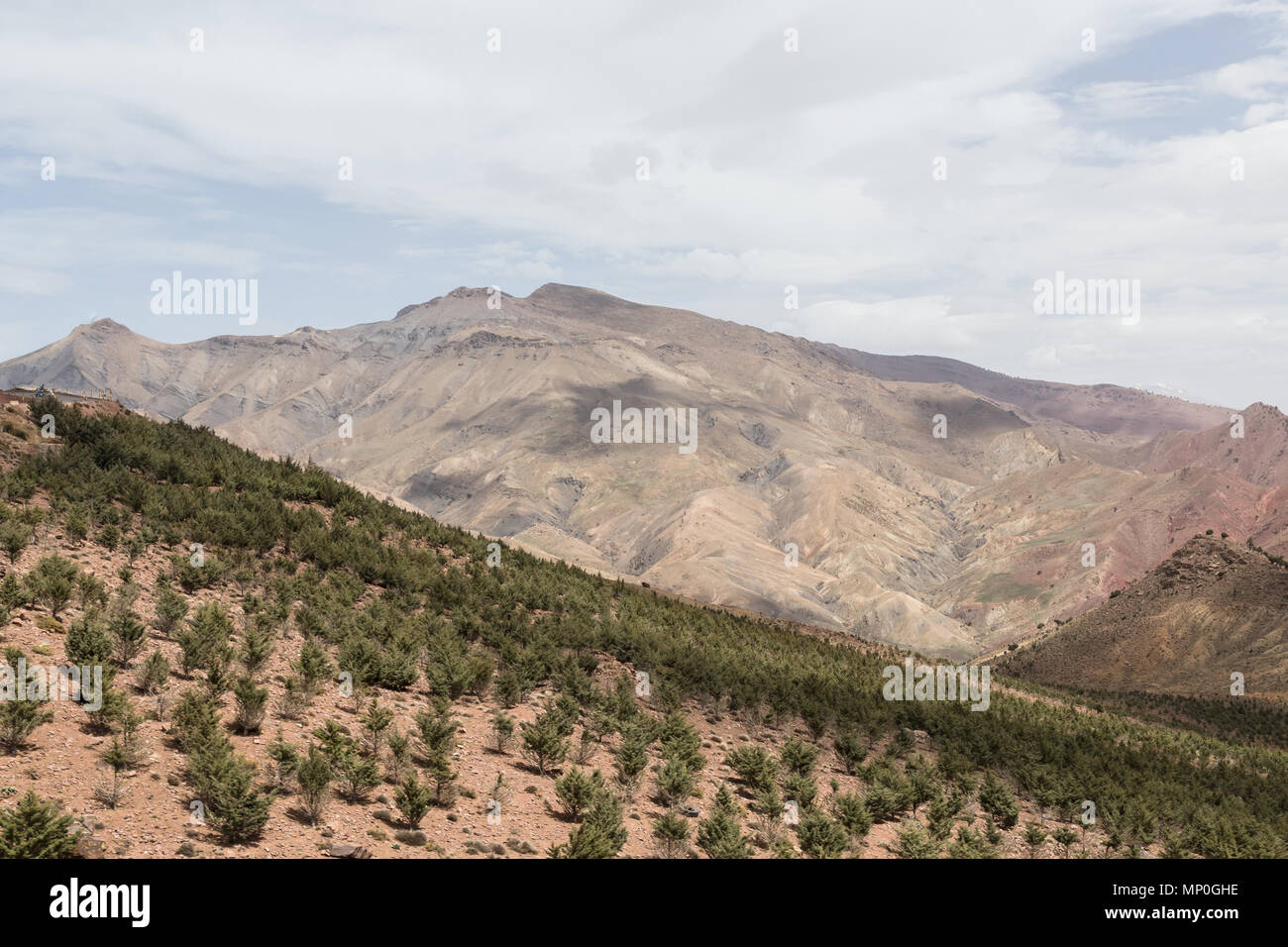 Paysage de montagne atlas Banque de photographies et d’images à haute ...