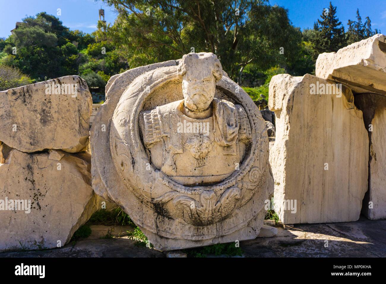 Site archéologique d'Eleusis (Eleusina). Sculptures romaines. L ...