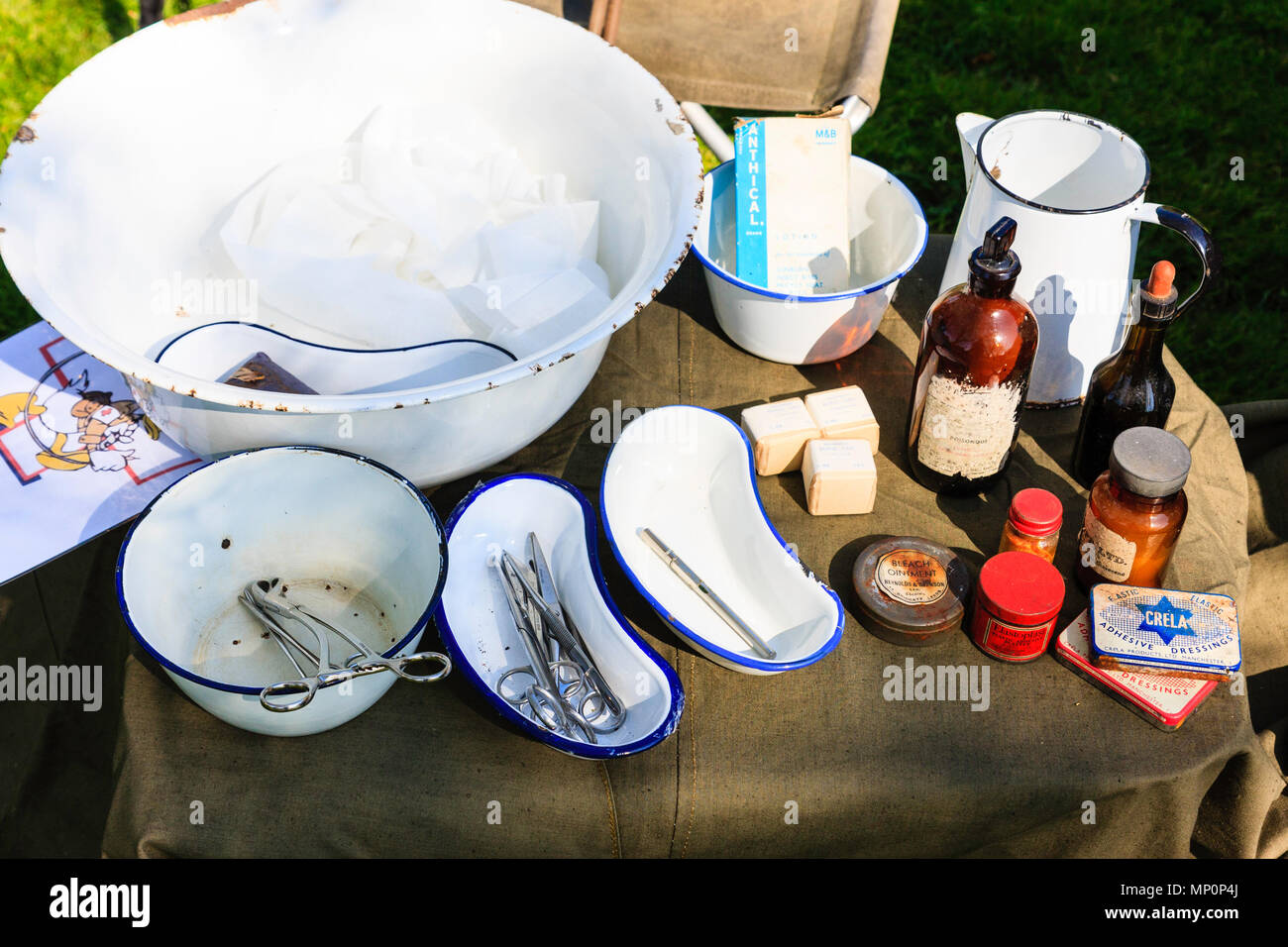 Ww2 medical equipment Banque de photographies et d’images à haute ...