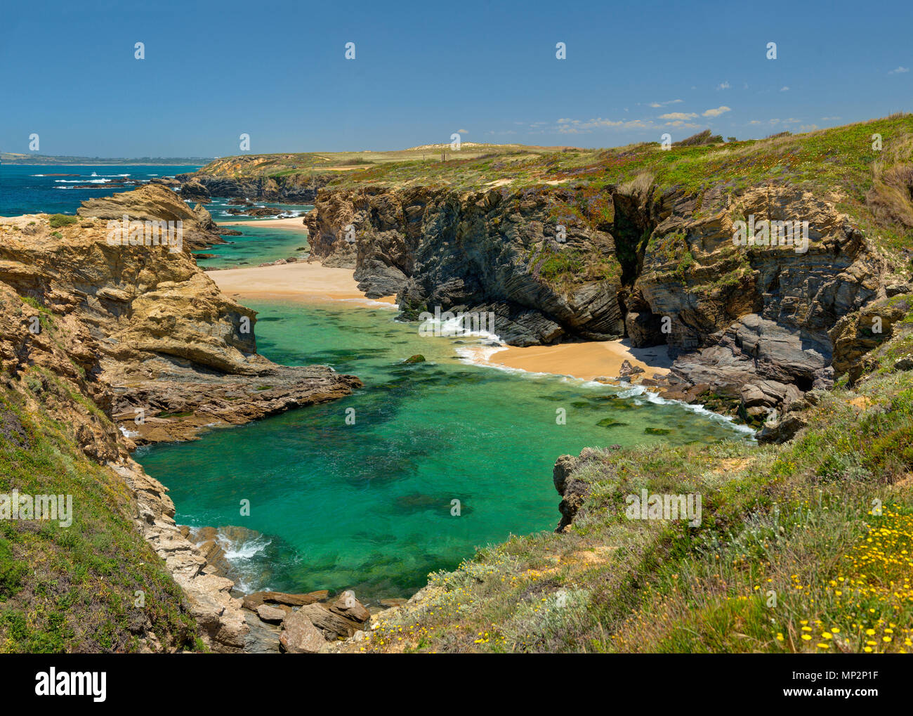 Une plage de Porto Covo, Praia do Cerro de água, l'Alentejo, Portugal ...