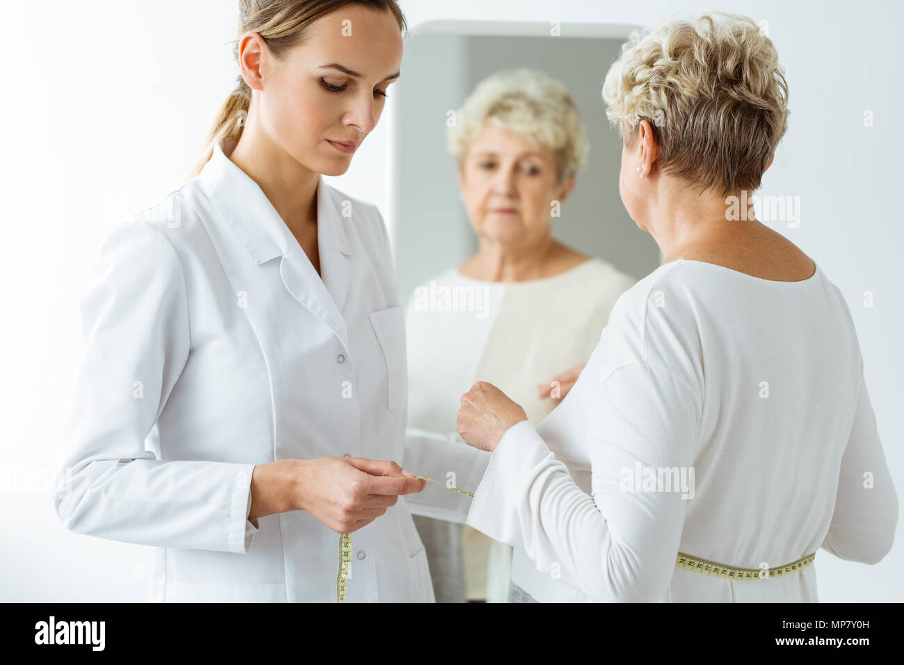 Femme insatisfaite Banque de photographies et d’images à haute ...
