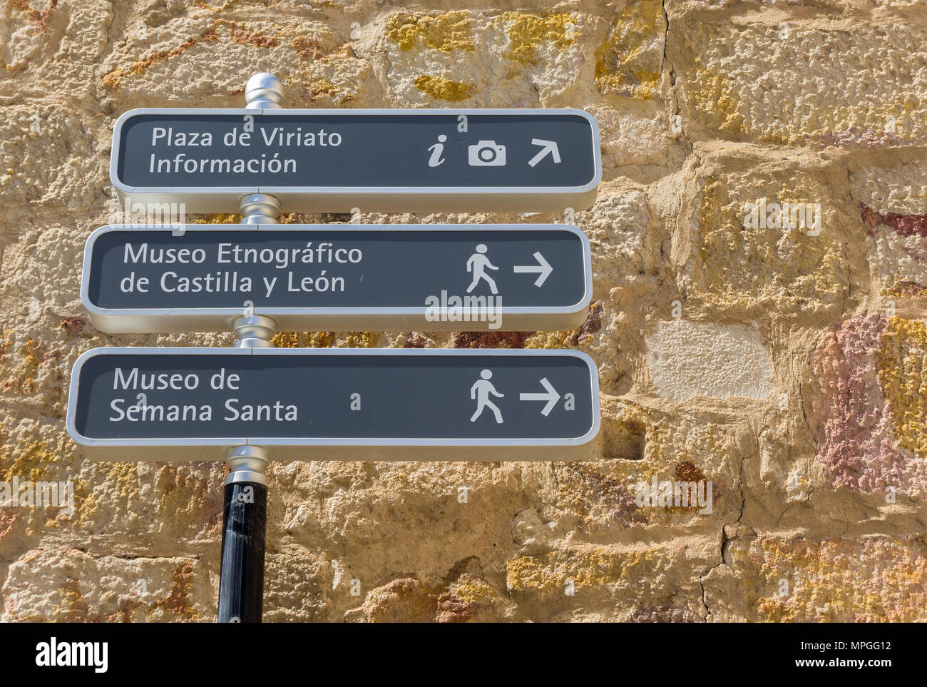 Panneaux d'information touristique Banque de photographies et d’images ...