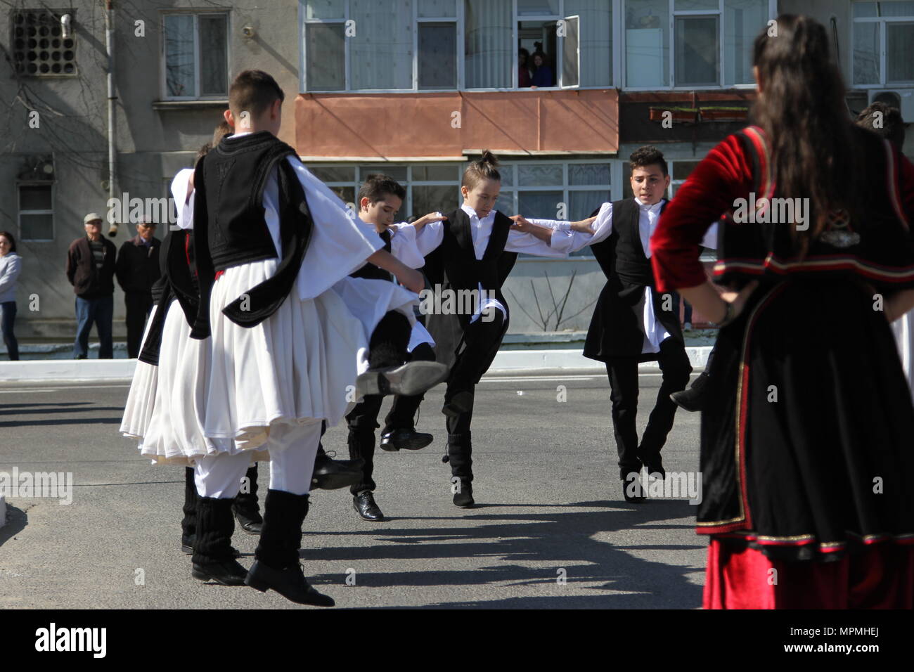A traditional romanian dance Banque de photographies et d’images à ...