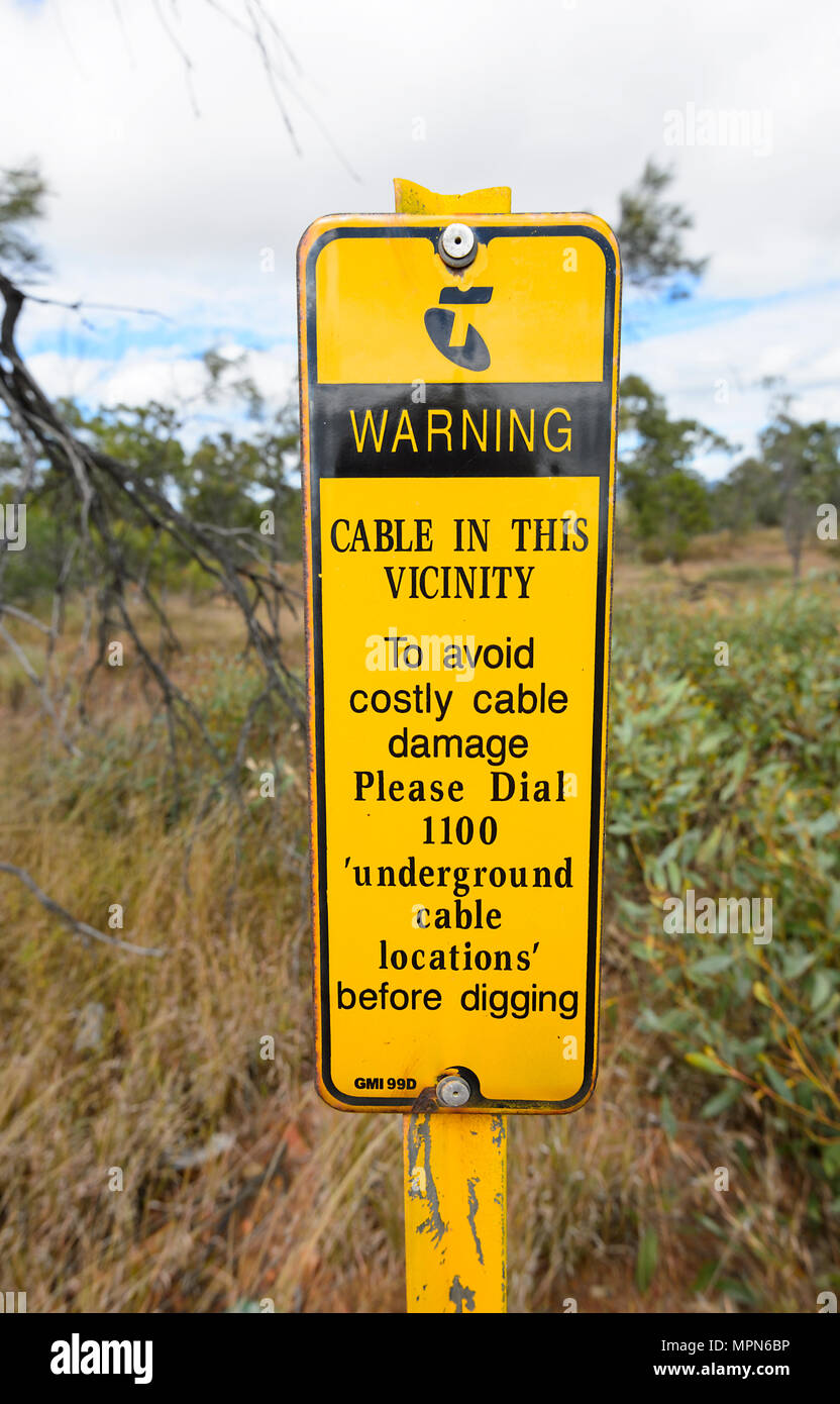 Underground cable warning sign Banque de photographies et d’images à ...