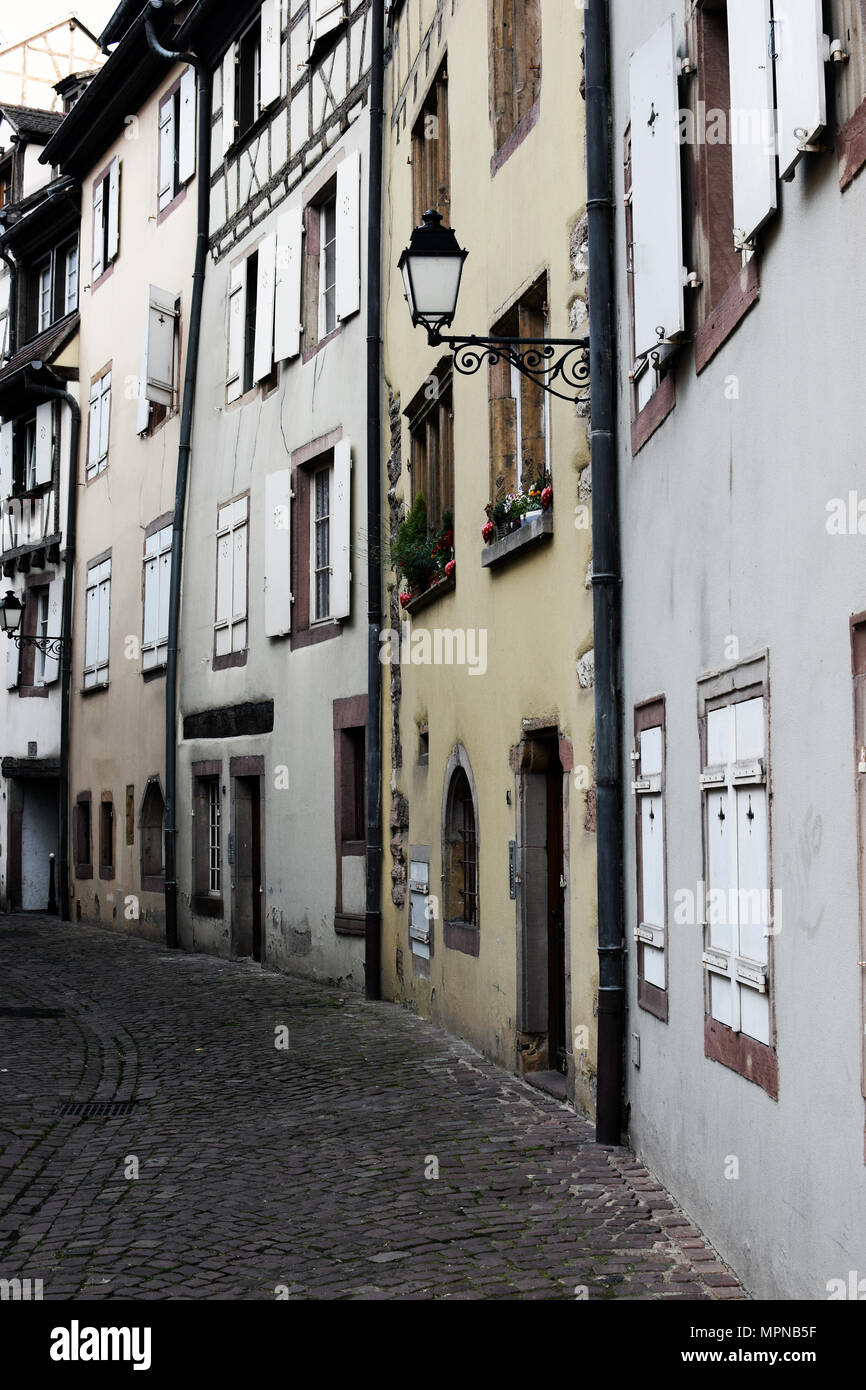 Ruelle effrayante Banque de photographies et d’images à haute ...