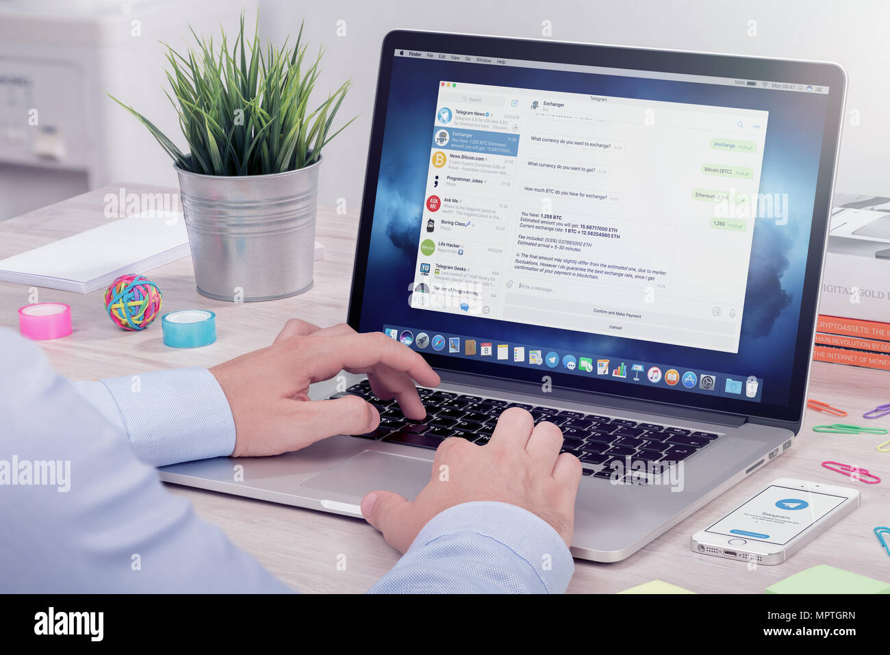 Canal de télégramme Banque de photographies et d’images à haute ...