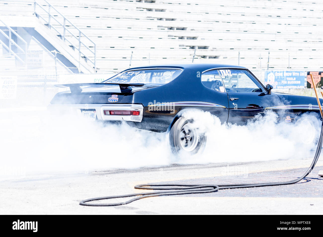 Burnout de voiture Banque de photographies et d’images à haute ...