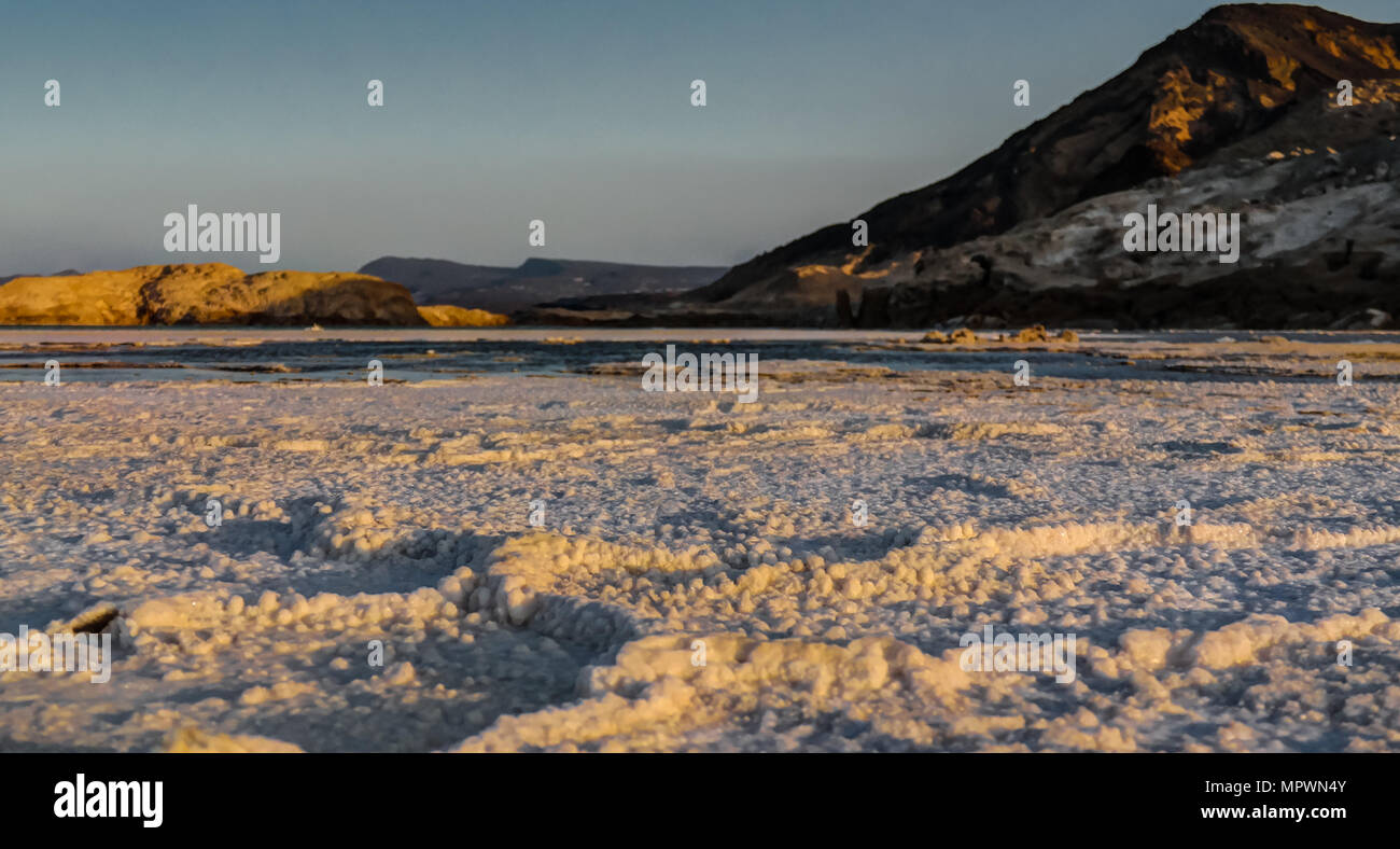 Panorama du cratère, le sel du lac Assal à Djibouti Photo Stock - Alamy