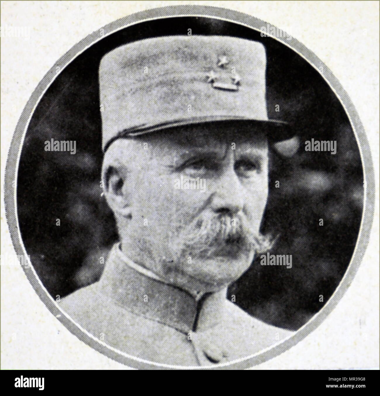 Portrait photographique de Philippe Pétain (1856-1951) Un officier ...